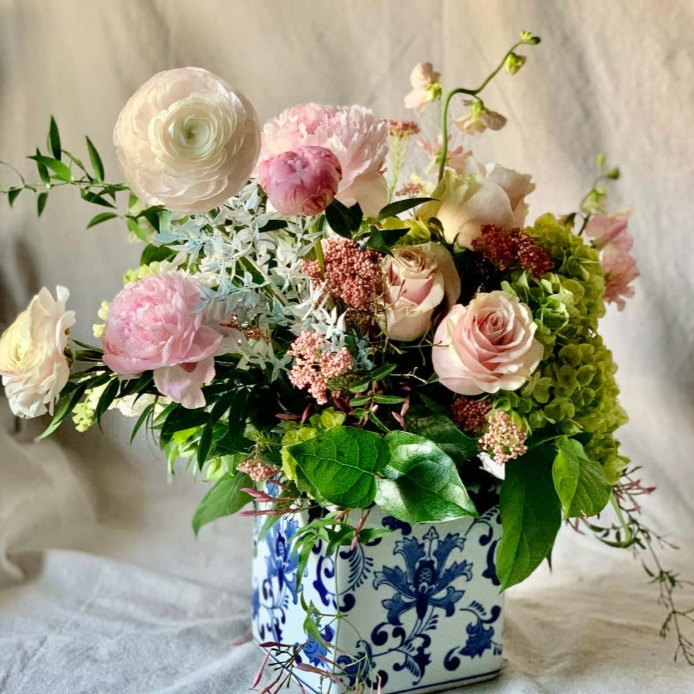 Neutral Blush Harmony – French Buckets